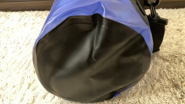 ジム、サウナ、温泉で濡れた洋服やタオルを収納するのに便利！防災グッズとしても使える雑誌付録「ドラえもんDRY BAG」｜@DIME アットダイム