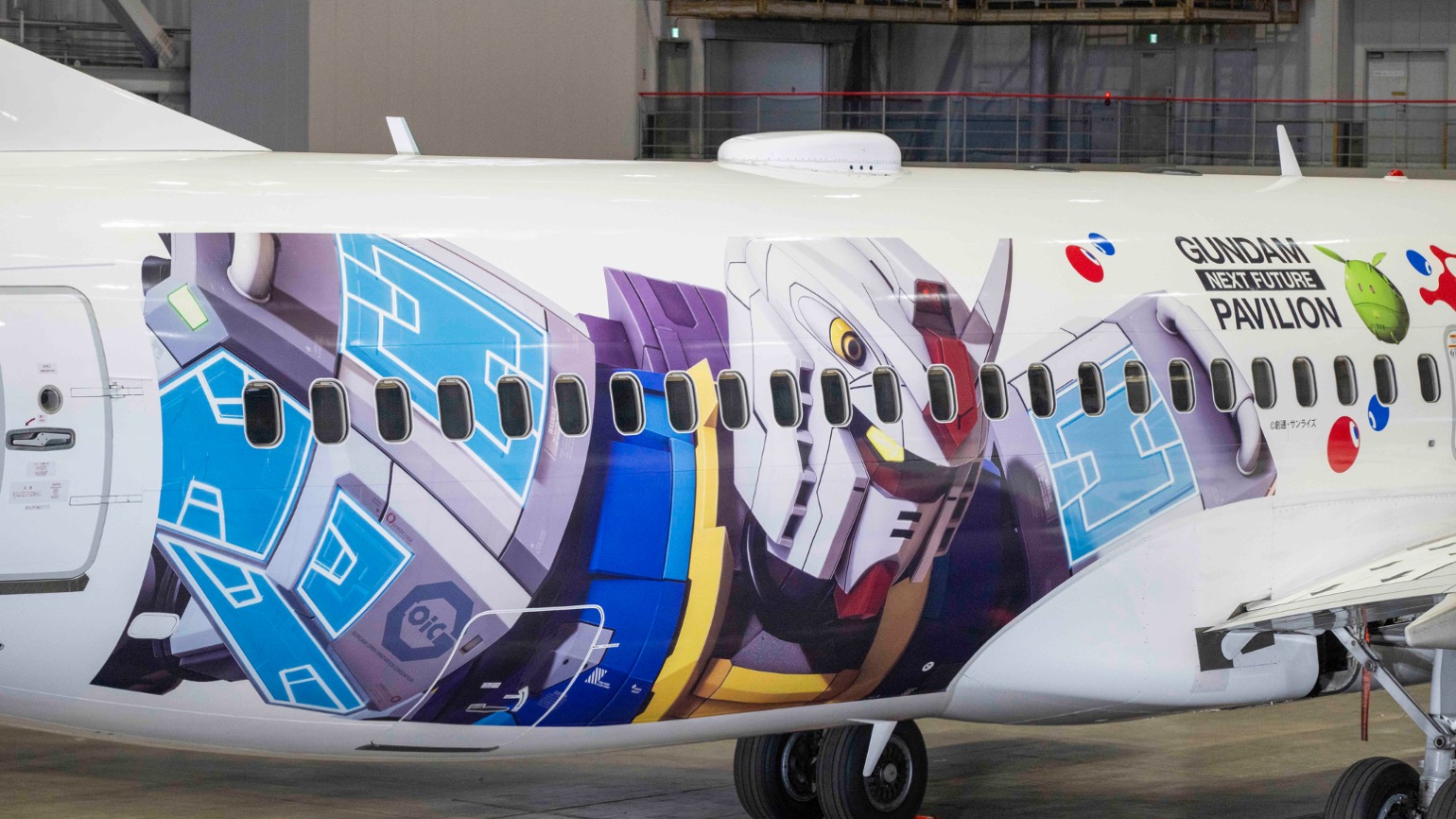 大阪・関西万博の開催に向けてRX-78F00/E ガンダムとミャクミャクの「JALガンダムJET」が就航｜@DIME アットダイム