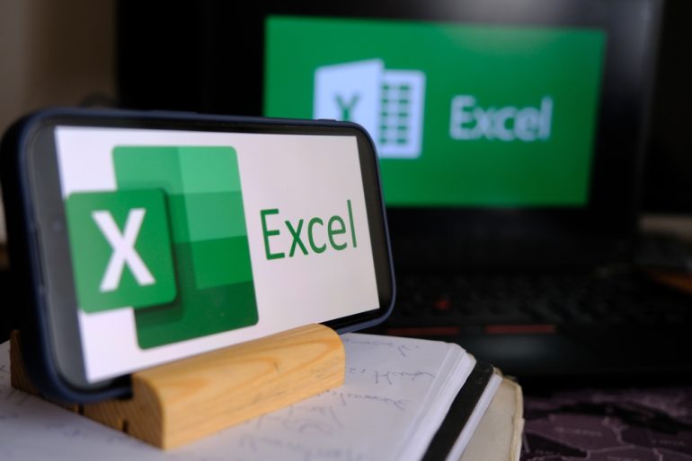 Excelでフラッシュフィルや関数を使って苗字と名前を別のセルに分ける方法｜@DIME アットダイム